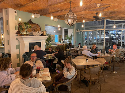 Life Grand Cafe Waterfront: Best V&A Cafe